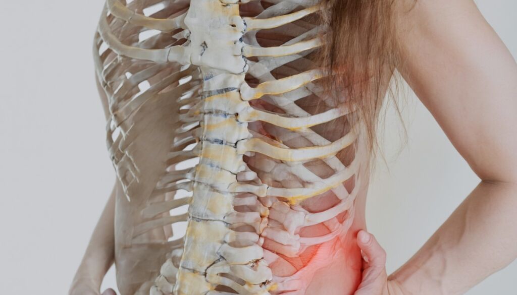 Right Side Pain Under Ribs in Females: Common Causes and When to Worry ...
